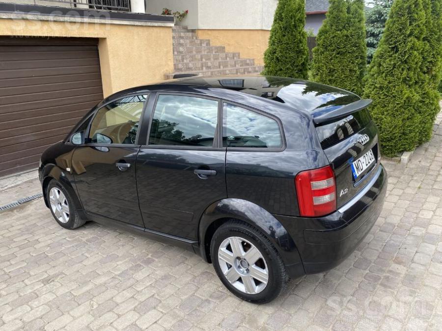 Black Audi A2 2003 in Riga, with an engine capacity of 1.40 L and mileage of 247 thousand km for 2900 €, photo 4 on AUTOMOTO.COM.LV