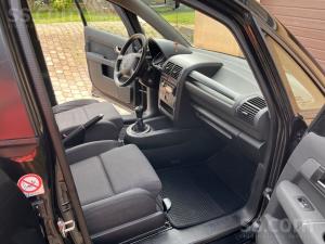 Black Audi A2 2003 in Riga, with an engine capacity of 1.40 L and mileage of 247 thousand km for 2900 €, photo 10 on AUTOMOTO.COM.LV