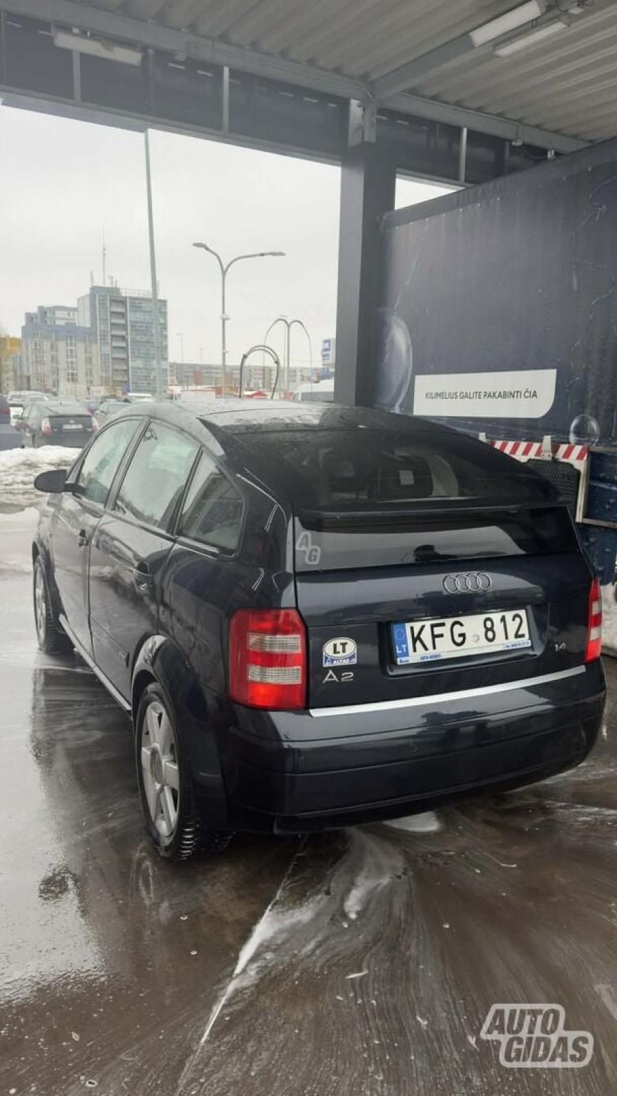 Zils Audi A2 2000 Viļņa, ar dzinēja tilpumu 1.40 L un nobraukumu 239 tūkst. km par 1400 €, foto 3 vietnē AUTOMOTO.COM.LV