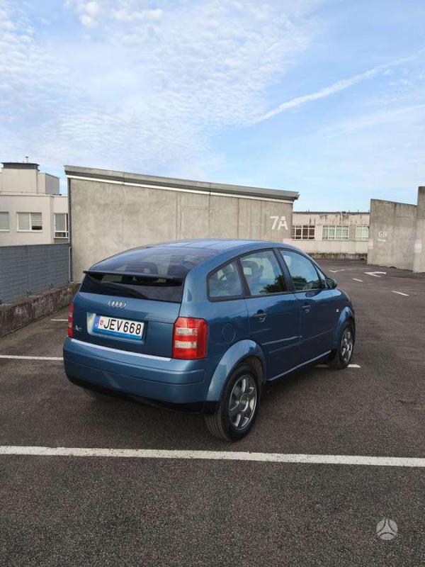 Zils Audi A2 2001 Viļņa, ar dzinēja tilpumu 1.42 L un nobraukumu 402 tūkst. km par 1700 €, foto 2 vietnē AUTOMOTO.COM.LV