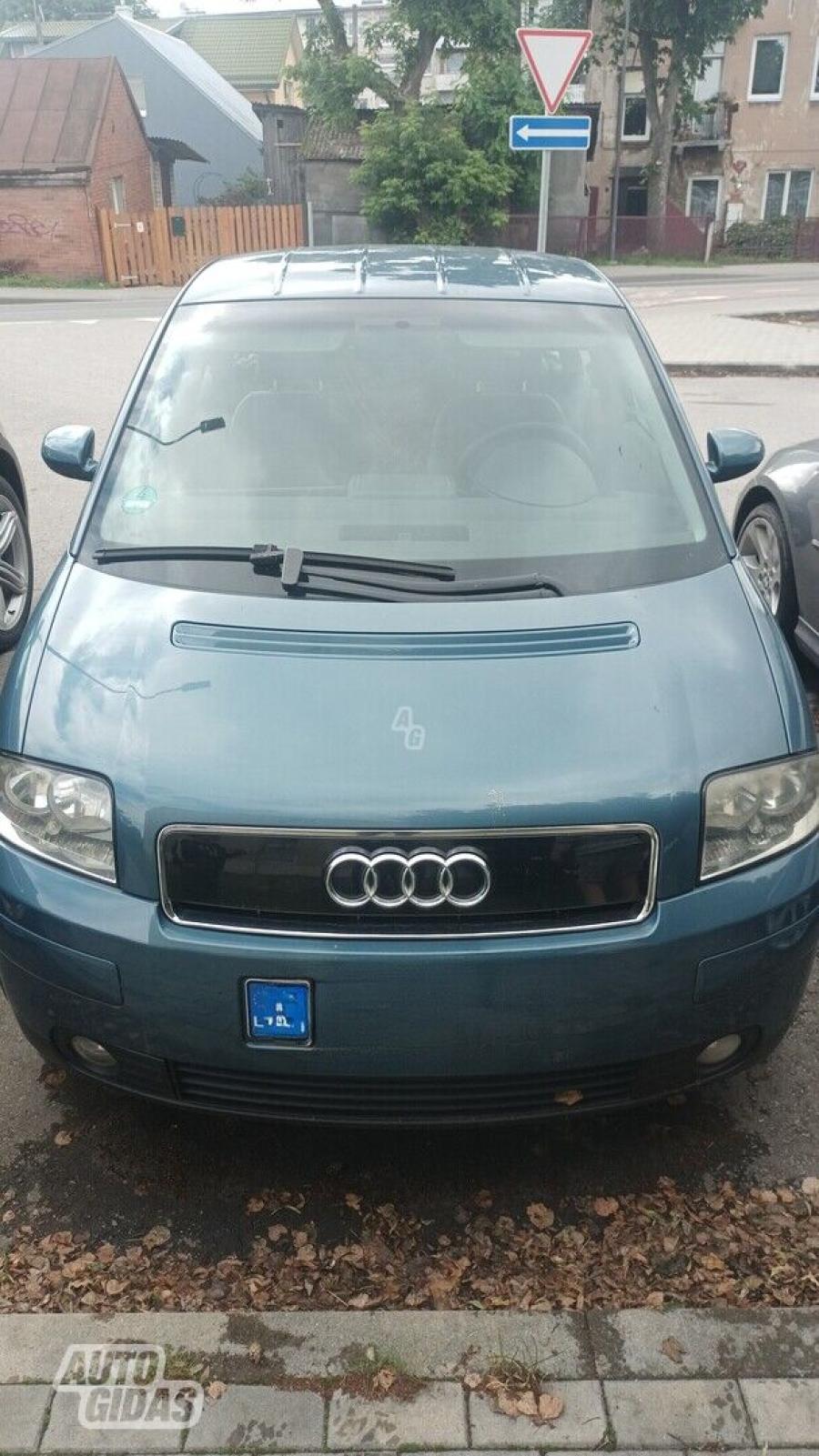 Zils Audi A2 2001 Kauņa, ar dzinēja tilpumu 1.40 L un nobraukumu 228 tūkst. km par 1200 €, foto 1 vietnē AUTOMOTO.COM.LV