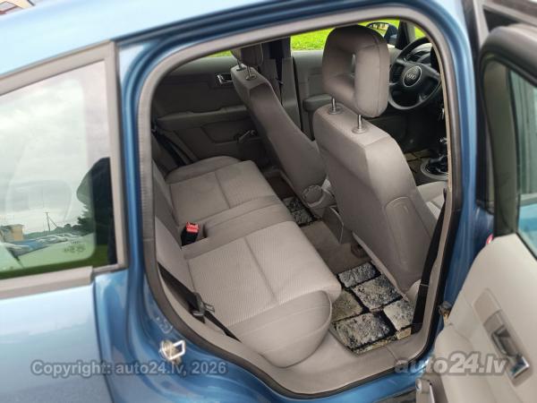 Zils Audi A2 2001 Tallina, ar dzinēja tilpumu 1.40 L un nobraukumu 257 tūkst. km par 800 €, foto 11 vietnē AUTOMOTO.COM.LV