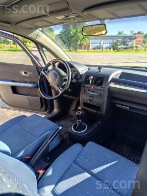 Blue Audi A2 2002 in Cesis, with an engine capacity of 1.40 L and mileage of 396 thousand km for 1700 €, photo 5 on AUTOMOTO.COM.LV