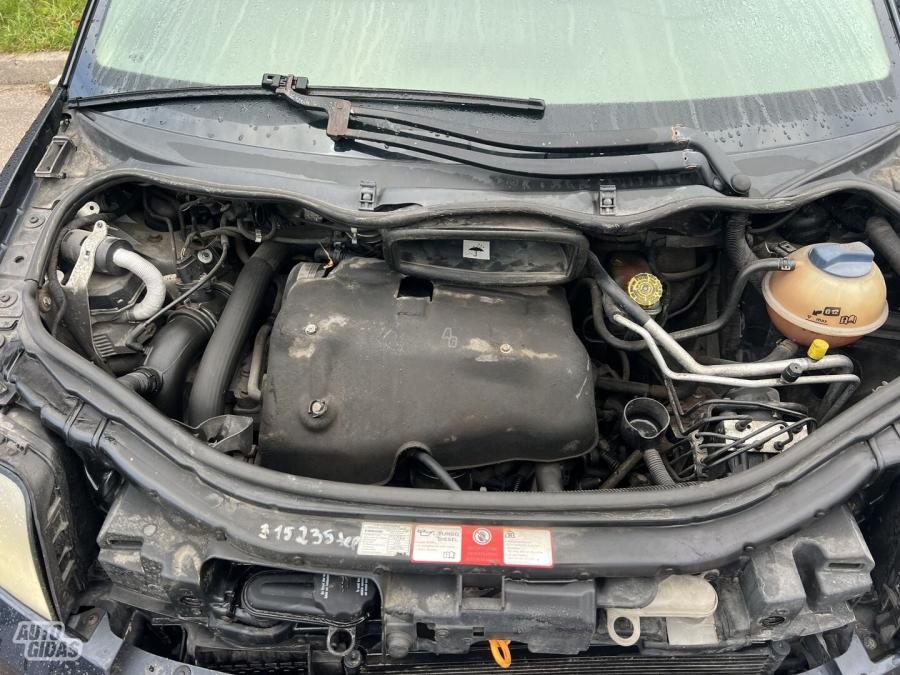 Zils Audi A2 2002 Šauļi, ar dzinēja tilpumu 1.40 L un nobraukumu 0 tūkst. km par 999 €, foto 23 vietnē AUTOMOTO.COM.LV