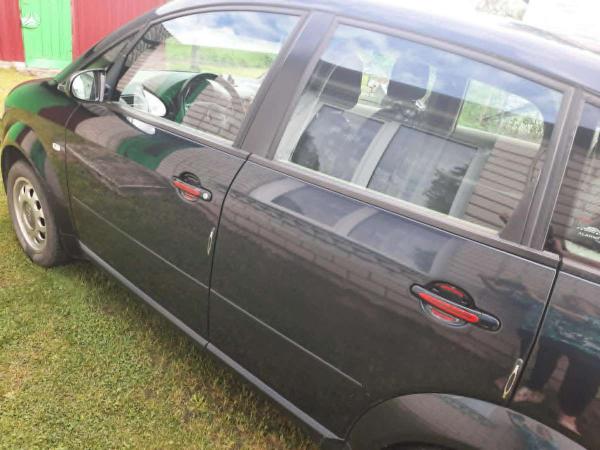 Zils Audi A2 2003 Plungė, ar dzinēja tilpumu 1.42 L un nobraukumu 305 tūkst. km par 1950 €, foto 6 vietnē AUTOMOTO.COM.LV