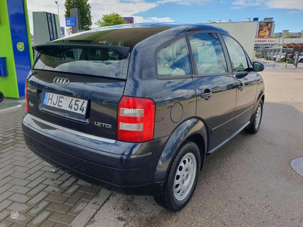 Zils Audi A2 2003 Kauņa, ar dzinēja tilpumu 1.20 L un nobraukumu 445 tūkst. km par 2450 €, foto 4 vietnē AUTOMOTO.COM.LV