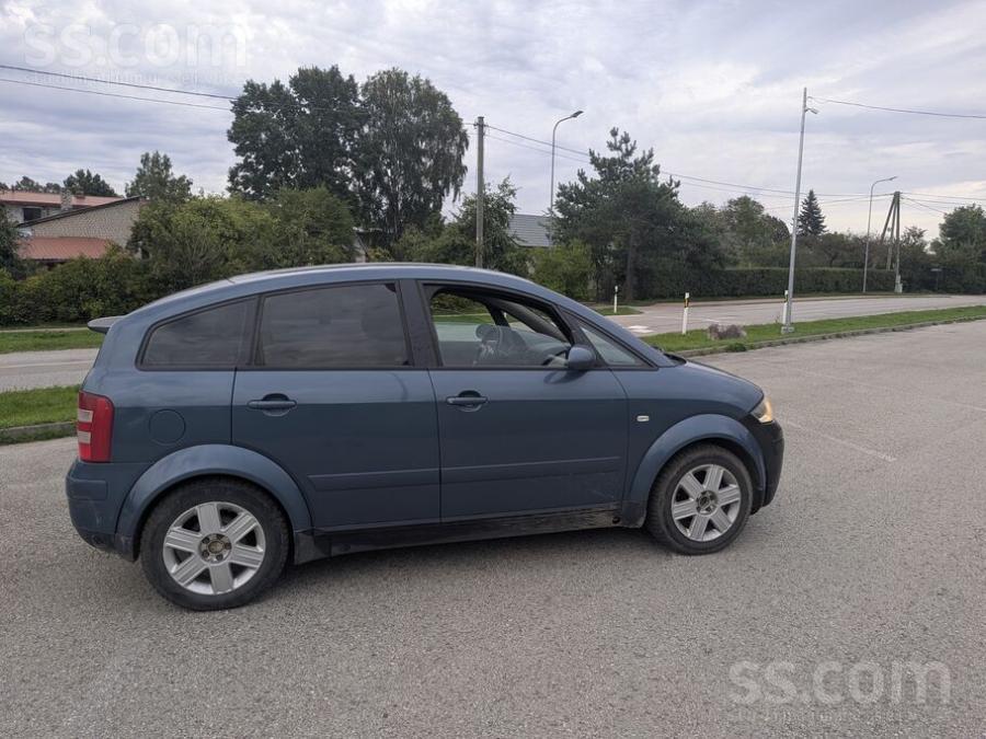 Zils Audi A2 2003 Rīga, ar dzinēja tilpumu 1.20 L un nobraukumu 266 tūkst. km par 2400 €, foto 4 vietnē AUTOMOTO.COM.LV