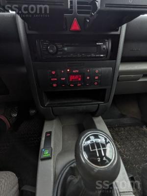 Zils Audi A2 2003 Rīga, ar dzinēja tilpumu 1.20 L un nobraukumu 266 tūkst. km par 2400 €, foto 9 vietnē AUTOMOTO.COM.LV