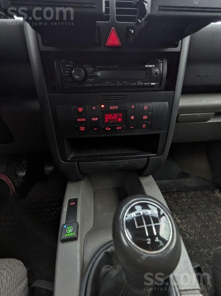 Zils Audi A2 2003 Rīga, ar dzinēja tilpumu 1.20 L un nobraukumu 266 tūkst. km par 2400 €, foto 9 vietnē AUTOMOTO.COM.LV