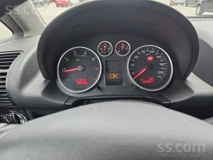 Zils Audi A2 2003 Rīga, ar dzinēja tilpumu 1.40 L un nobraukumu 234 tūkst. km par 1300 €, foto 6 vietnē AUTOMOTO.COM.LV