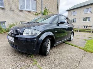 Zils Audi A2 2004 Kauņa, ar dzinēja tilpumu 1.19 L un nobraukumu 334 tūkst. km par 2250 €, foto  vietnē AUTOMOTO.COM.LV