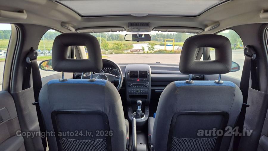 Zils Audi A2 2004 Tartu, ar dzinēja tilpumu 1.60 L un nobraukumu 264 tūkst. km par 4900 €, foto 15 vietnē AUTOMOTO.COM.LV
