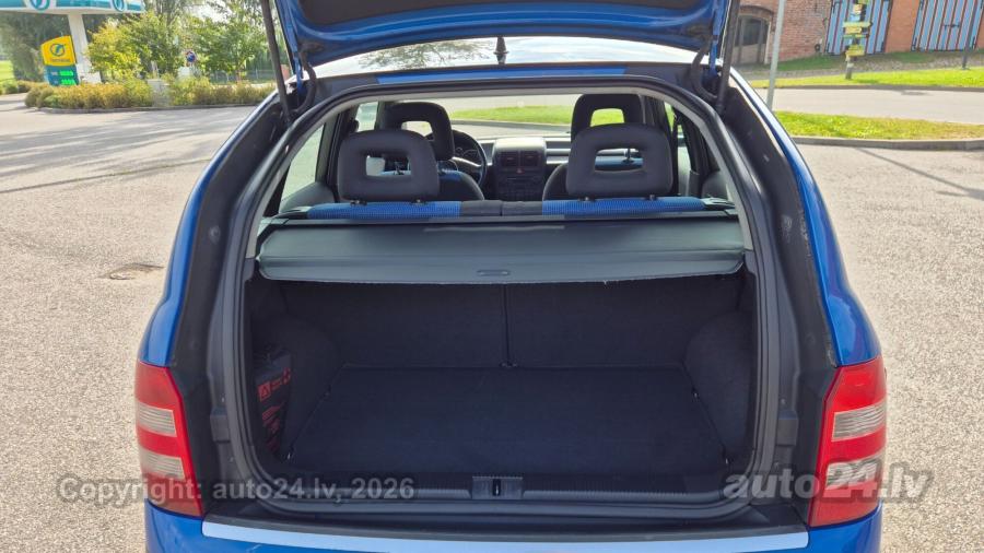 Zils Audi A2 2004 Tartu, ar dzinēja tilpumu 1.60 L un nobraukumu 264 tūkst. km par 4900 €, foto 16 vietnē AUTOMOTO.COM.LV