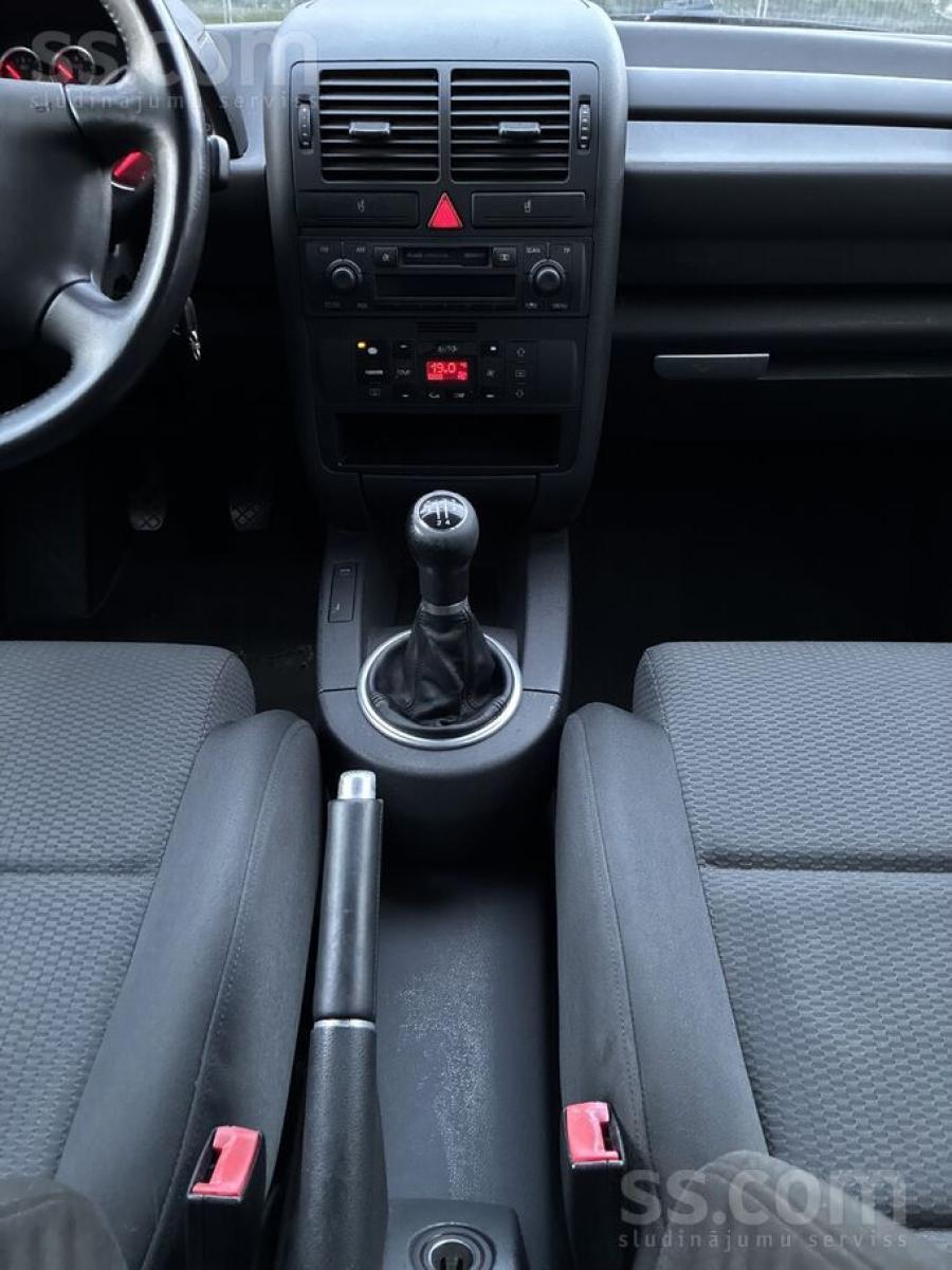 Brūns Audi A2 2003 Rīga, ar dzinēja tilpumu 1.40 L un nobraukumu 265 tūkst. km par 2650 €, foto 17 vietnē AUTOMOTO.COM.LV