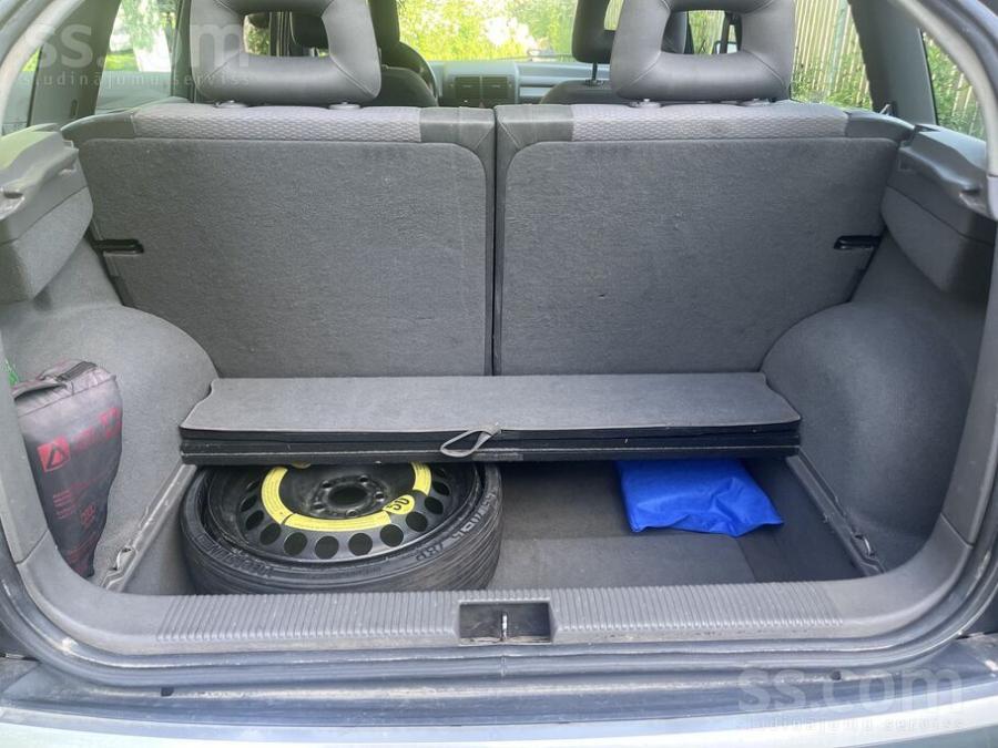 Zaļš Audi A2 2002 Liepāja, ar dzinēja tilpumu 1.40 L un nobraukumu 398 tūkst. km par 2650 €, foto 8 vietnē AUTOMOTO.COM.LV