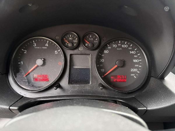 Grey Audi A2 2000 in Siauliai, with an engine capacity of 1.40 L and mileage of 273 thousand km for 1650 €, photo 11 on AUTOMOTO.COM.LV