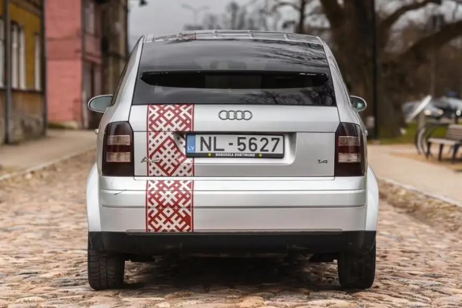 Серый Ауди А2 2000 в Елгава, объемом двигателя 1.40 л и пробегом 299 тыс. км за 2200 €, фото 5 на AUTOMOTO.COM.LV