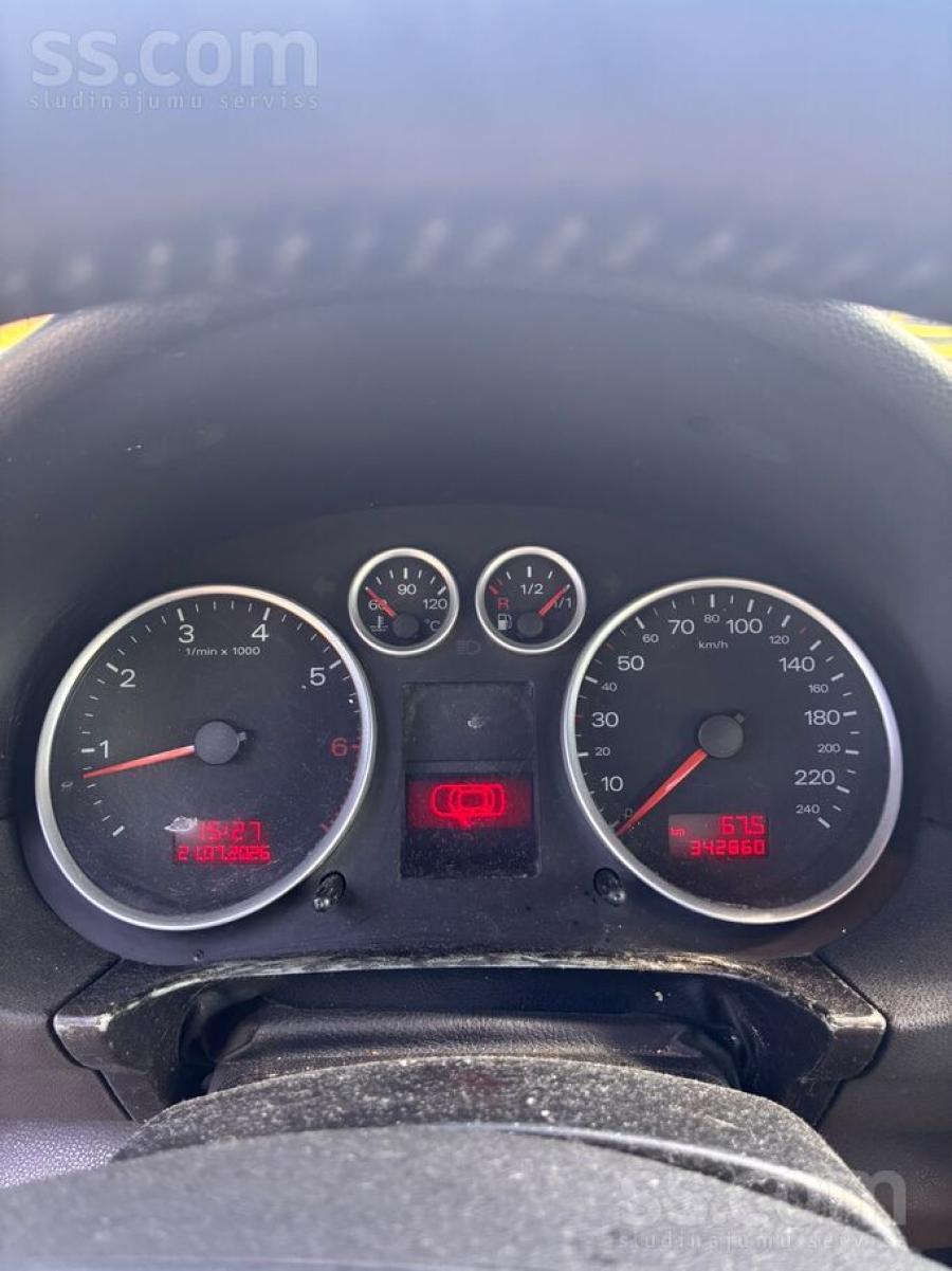 Grey Audi A2 2000 in Riga, with an engine capacity of 1.40 L and mileage of 0 thousand km for 1650 €, photo 12 on AUTOMOTO.COM.LV