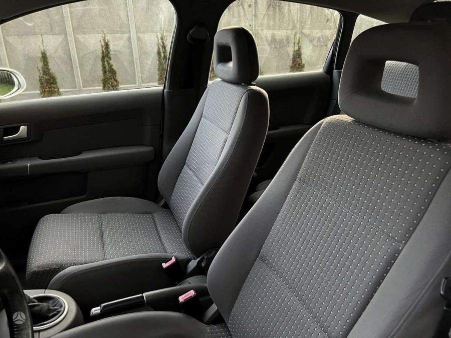 Grey Audi A2 2001 in Klaipeda, with an engine capacity of 1.40 L and mileage of 257 thousand km for 1950 €, photo 25 on AUTOMOTO.COM.LV