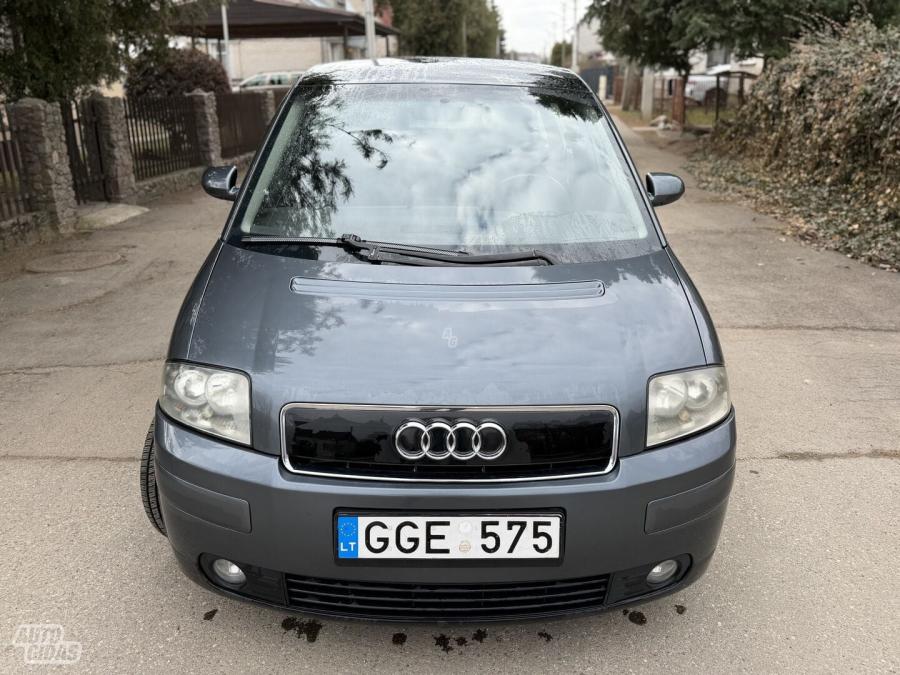 Pelēks Audi A2 2002 Kauņa, ar dzinēja tilpumu 1.40 L un nobraukumu 316 tūkst. km par 1350 €, foto 2 vietnē AUTOMOTO.COM.LV