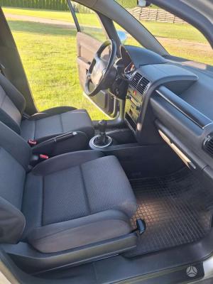 Pelēks Audi A2 2004 Šilutė, ar dzinēja tilpumu 1.42 L un nobraukumu 376 tūkst. km par 2500 €, foto 15 vietnē AUTOMOTO.COM.LV
