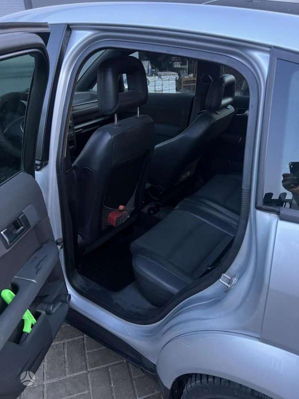 Grey Audi A2 2004 in Siauliai, with an engine capacity of 1.42 L and mileage of 325 thousand km for 2200 €, photo 5 on AUTOMOTO.COM.LV