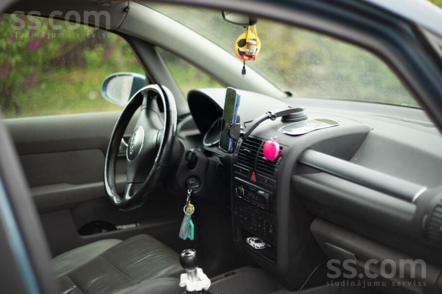 Audi A2 2000 Daugavpils, ar dzinēja tilpumu 1.40 L un nobraukumu 330 tūkst. km par 2500 €, foto 9 vietnē AUTOMOTO.COM.LV