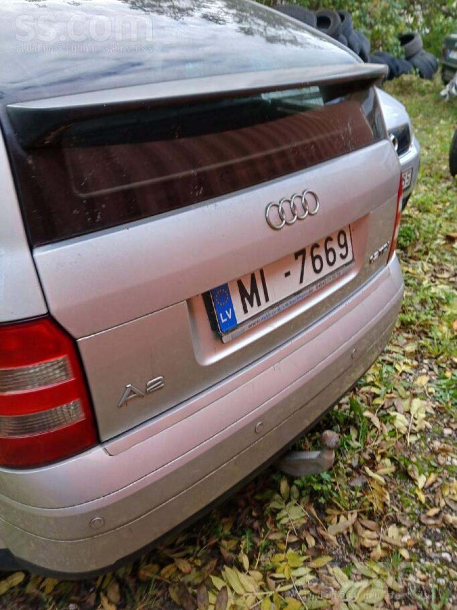 Audi A2 2001 in Riga, with an engine capacity of 1.20 L and mileage of 300 thousand km for 1000 €, photo 3 on AUTOMOTO.COM.LV