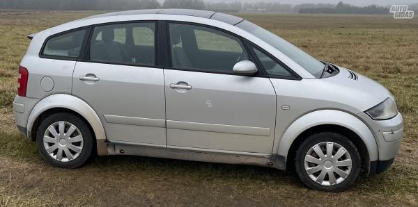 Audi A2 2001 in Utena, with an engine capacity of 1.40 L and mileage of 325 thousand km for 1250 €, photo 8 on AUTOMOTO.COM.LV