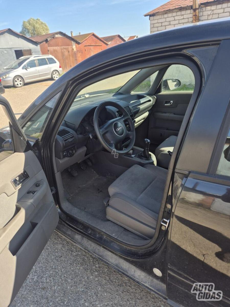 Audi A2 2001 in Panevezys, with an engine capacity of 1.20 L and mileage of 198 thousand km for 1000 €, photo 8 on AUTOMOTO.COM.LV