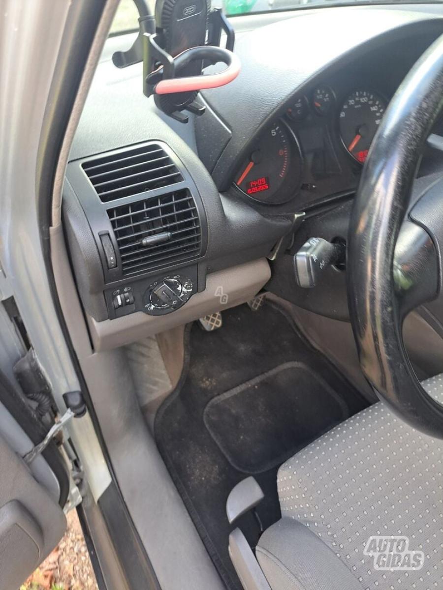 Audi A2 2001 Radviliškis, ar dzinēja tilpumu 1.40 L un nobraukumu 160 tūkst. km par 1200 €, foto 4 vietnē AUTOMOTO.COM.LV