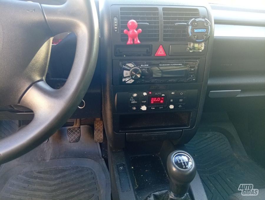 Audi A2 2001 in Vilnius, with an engine capacity of 1.40 L and mileage of 420 thousand km for 1250 €, photo 4 on AUTOMOTO.COM.LV