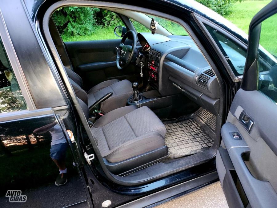 Audi A2 2002 in Mazeikiai, with an engine capacity of 1.40 L and mileage of 321 thousand km for 1550 €, photo 14 on AUTOMOTO.COM.LV