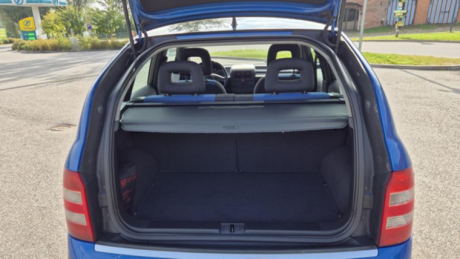Audi A2 2004 Tartu, ar dzinēja tilpumu 1.60 L un nobraukumu 264 tūkst. km par 4900 €, foto 6 vietnē AUTOMOTO.COM.LV
