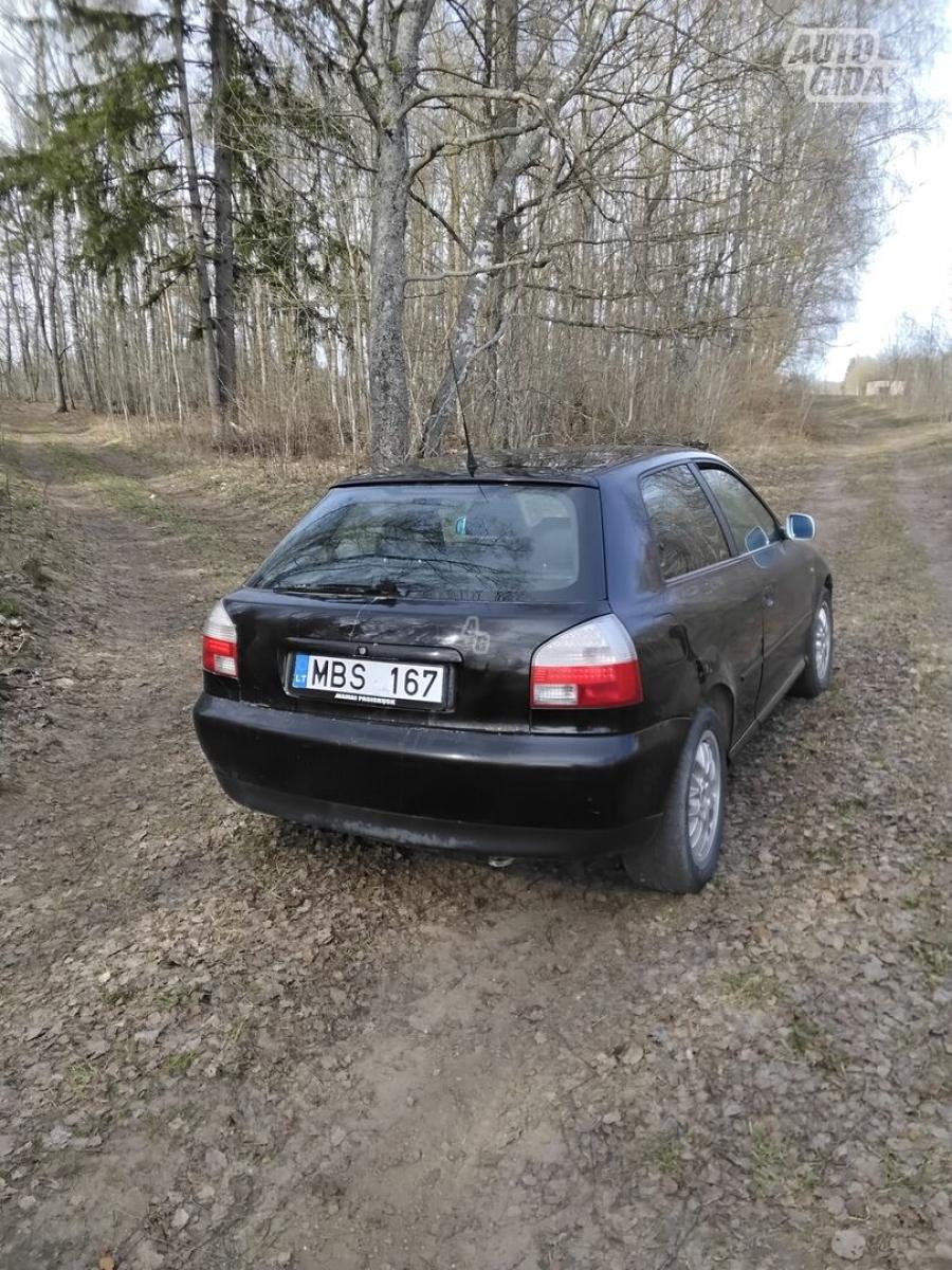 Black Audi A3 2000 in Utena, with an engine capacity of 1.90 L and mileage of 370 thousand km for 750 €, photo 4 on AUTOMOTO.COM.LV