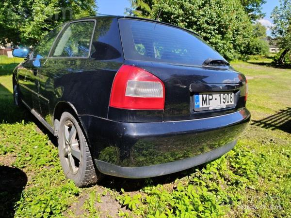 Melns Audi A3 2001 Rīga, ar dzinēja tilpumu 1.60 L un nobraukumu 255 tūkst. km par 450 €, foto 4 vietnē AUTOMOTO.COM.LV