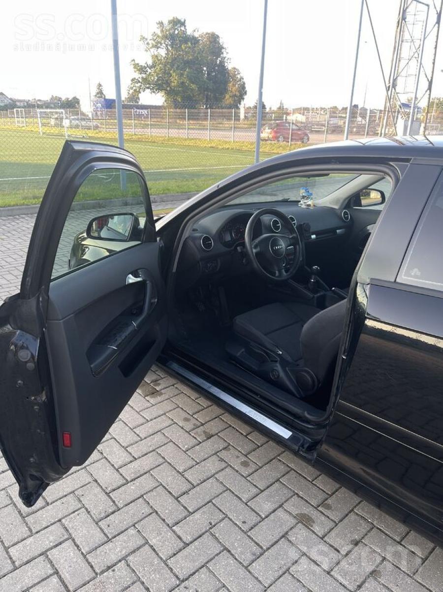 Black Audi A3 2004 in Valmiera, with an engine capacity of 2.00 L and mileage of 382 thousand km for 1500 €, photo 5 on AUTOMOTO.COM.LV