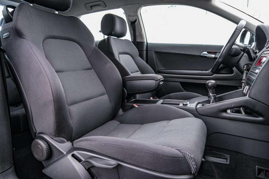 Black Audi A3 2010 in Kaunas, with an engine capacity of 1.40 L and mileage of 213 thousand km for 5890 €, photo 12 on AUTOMOTO.COM.LV