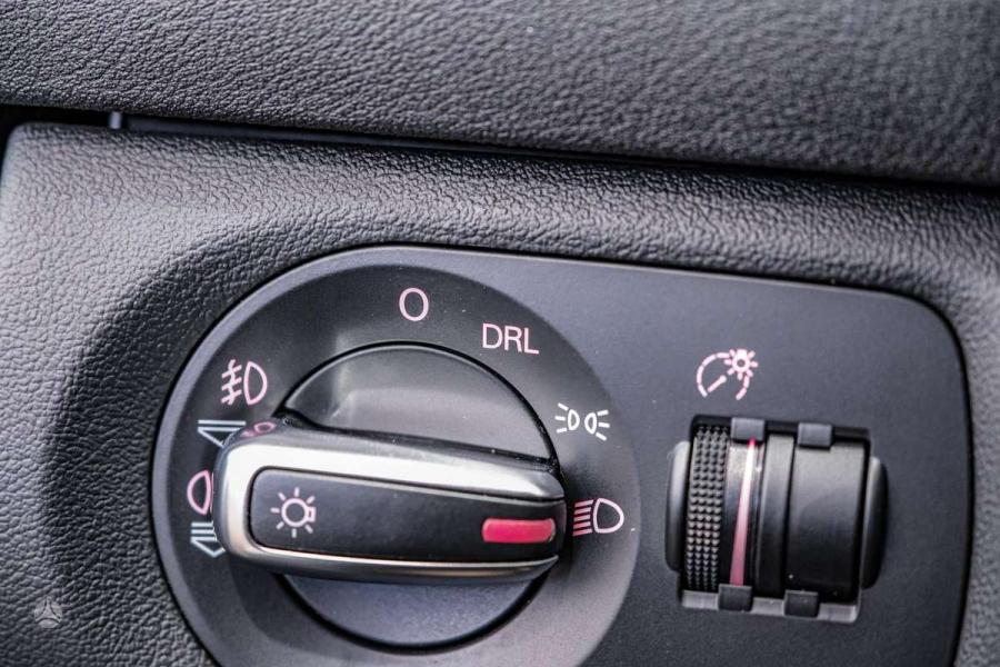 Black Audi A3 2010 in Kaunas, with an engine capacity of 1.40 L and mileage of 213 thousand km for 5890 €, photo 13 on AUTOMOTO.COM.LV