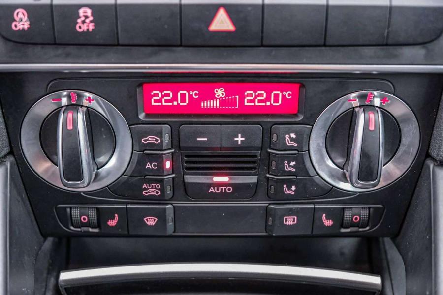 Black Audi A3 2010 in Kaunas, with an engine capacity of 1.40 L and mileage of 213 thousand km for 5890 €, photo 18 on AUTOMOTO.COM.LV
