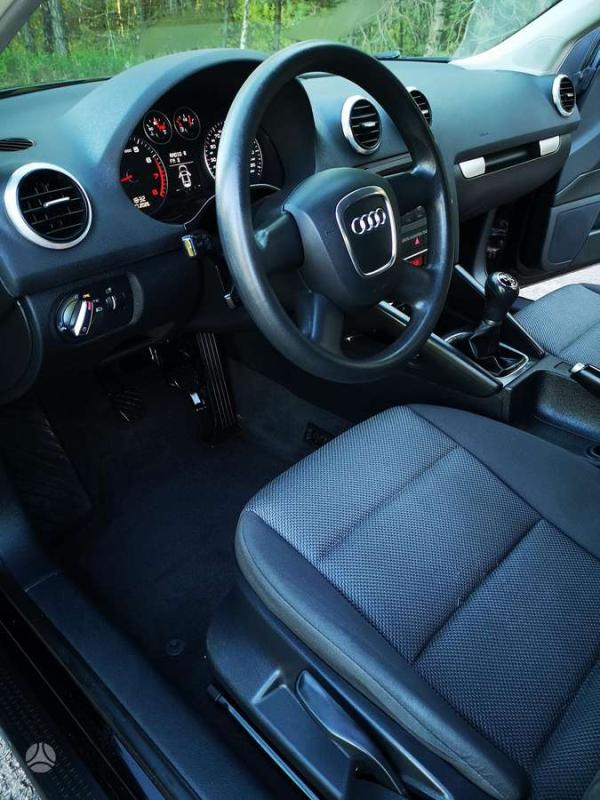 Melns Audi A3 2010 Visaginas, ar dzinēja tilpumu 1.60 L un nobraukumu 184 tūkst. km par 3600 €, foto 9 vietnē AUTOMOTO.COM.LV