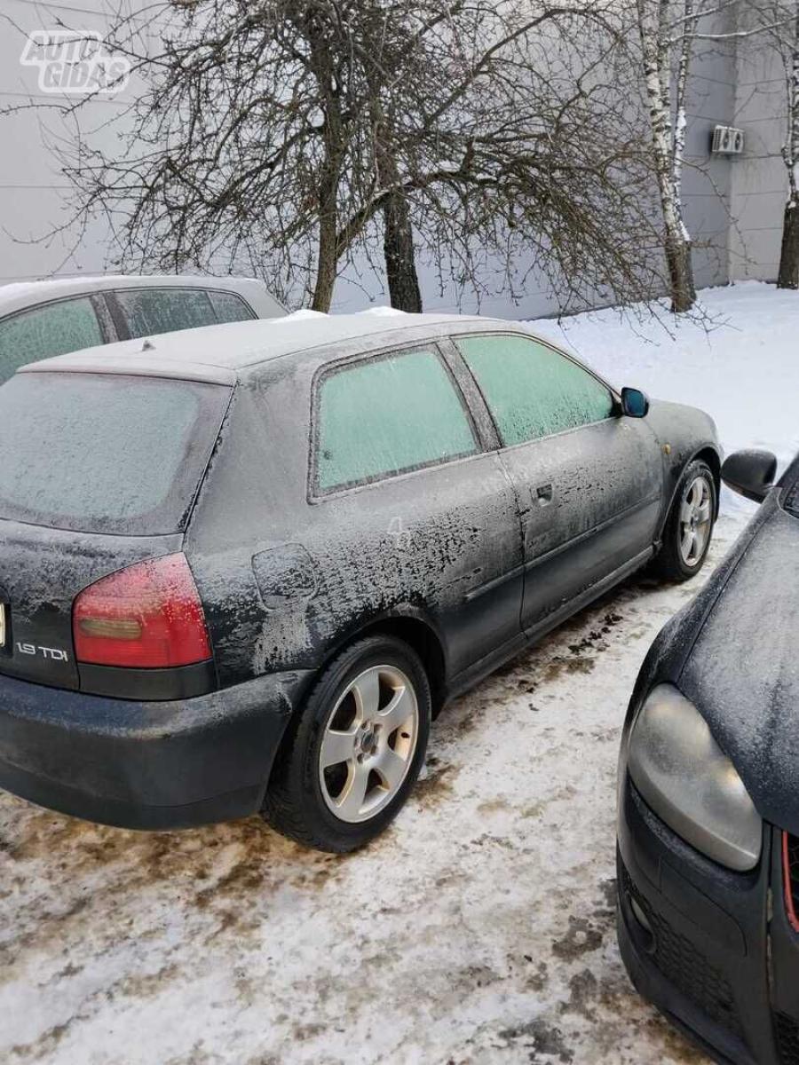 Black Audi A3 1997 in Kaunas, with an engine capacity of 1.90 L and mileage of 357 thousand km for 420 €, photo 3 on AUTOMOTO.COM.LV