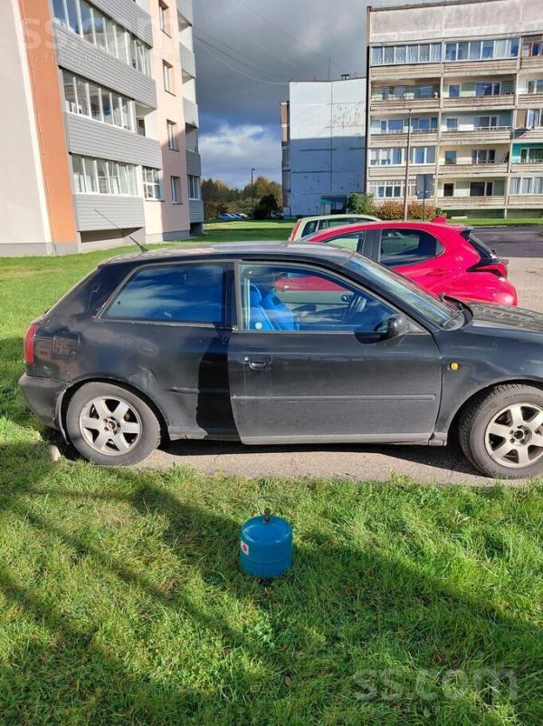 Audi A3 1997 LiepÄja vietnÄ Melns Audi A3 1997 LiepÄja, ar dzinÄja tilpumu 1.90 L un nobraukumu 300 tÅ«kst. km par 670 ā¬, foto 1 vietnÄ AUTOMOTO.COM.LV
