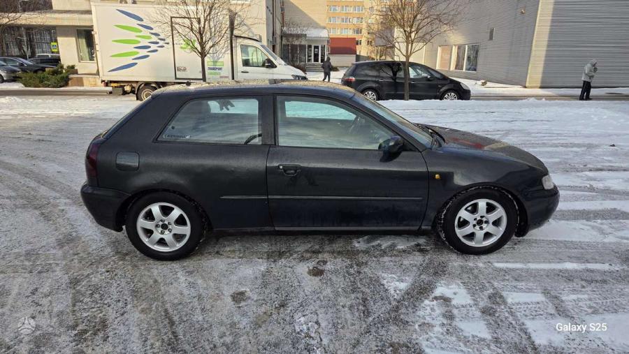 Melns Audi A3 1998 Marijampole, ar dzinēja tilpumu 1.78 L un nobraukumu 161 tūkst. km par 650 €, foto 4 vietnē AUTOMOTO.COM.LV