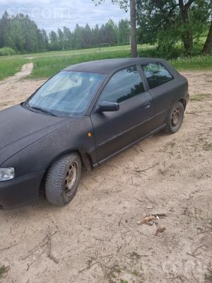 Melns Audi A3 1998 Alūksne, ar dzinēja tilpumu 1.90 L un nobraukumu 520 tūkst. km par 750 €, foto 4 vietnē AUTOMOTO.COM.LV