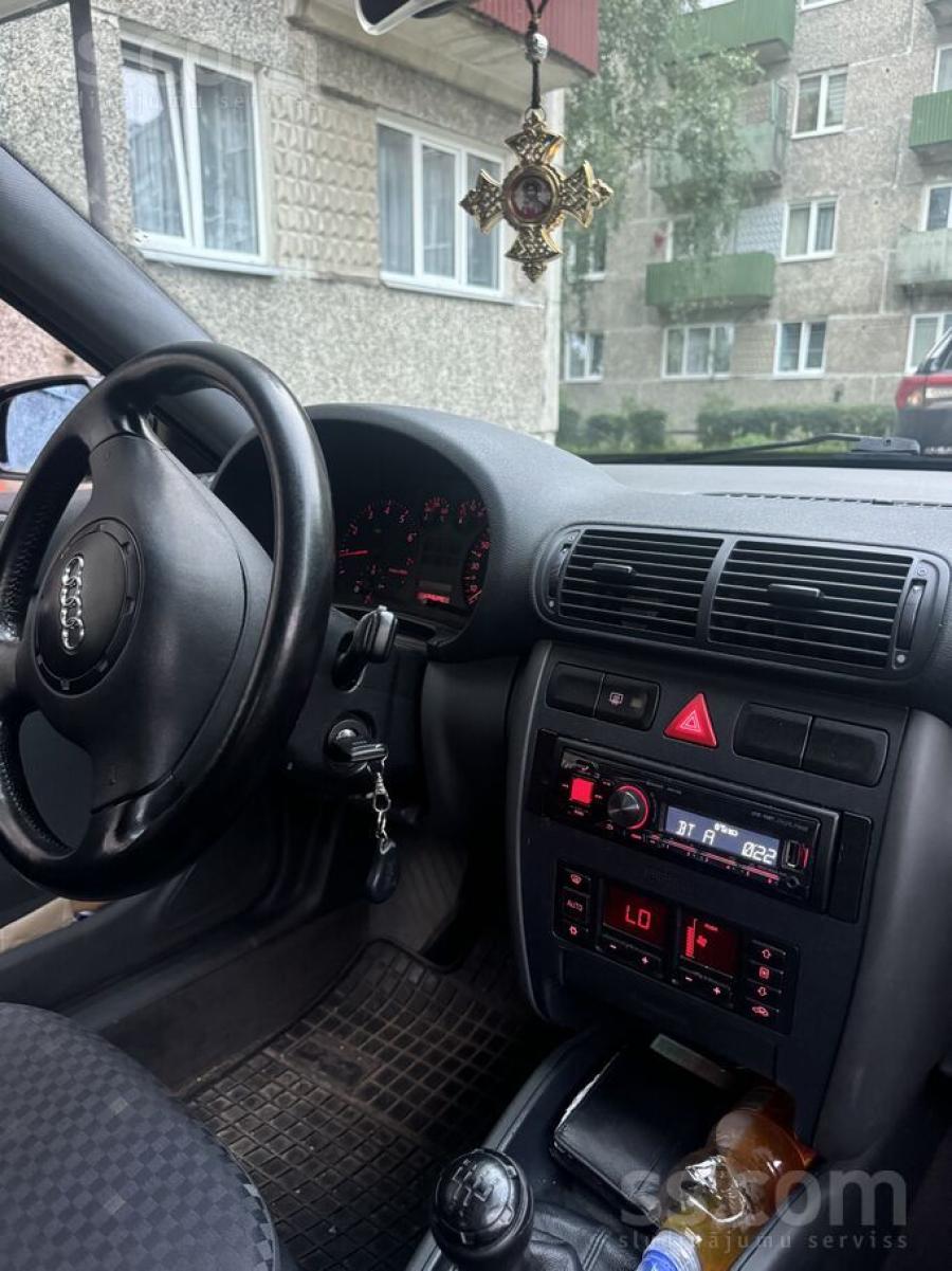 Melns Audi A3 1998 Daugavpils, ar dzinēja tilpumu 1.80 L un nobraukumu 250 tūkst. km par 1150 €, foto 7 vietnē AUTOMOTO.COM.LV