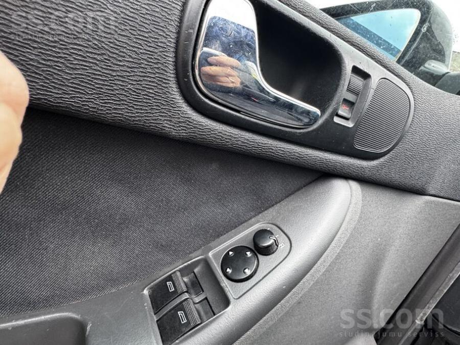 Melns Audi A3 1998 Daugavpils, ar dzinēja tilpumu 1.80 L un nobraukumu 0 tūkst. km par 890 €, foto 12 vietnē AUTOMOTO.COM.LV