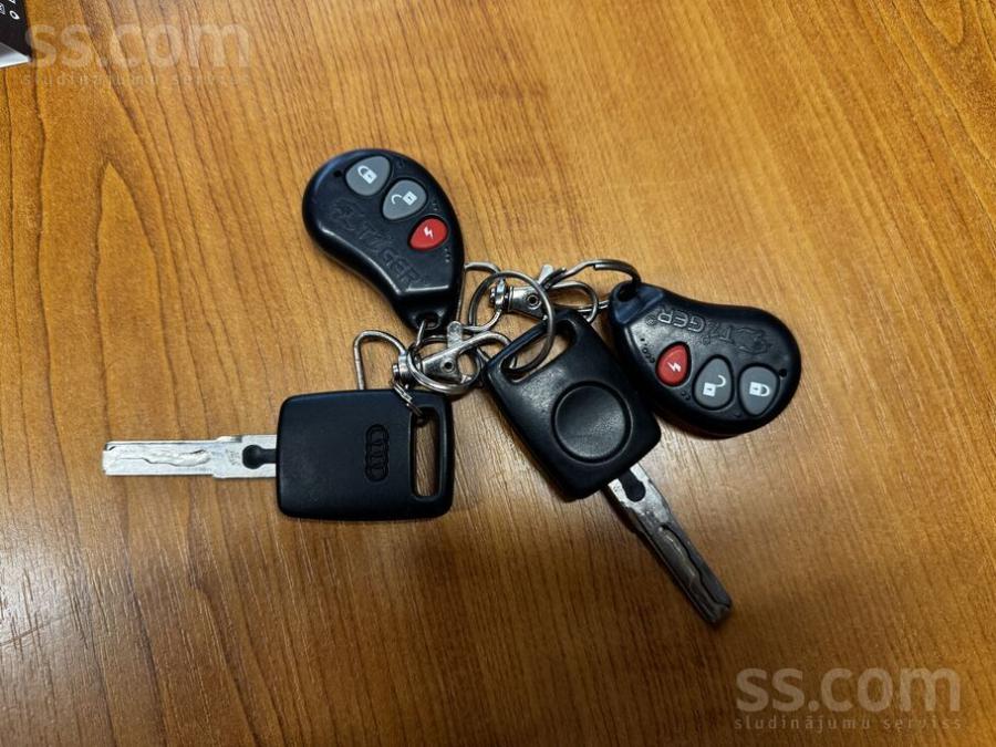 Melns Audi A3 1998 Daugavpils, ar dzinēja tilpumu 1.80 L un nobraukumu 0 tūkst. km par 890 €, foto 18 vietnē AUTOMOTO.COM.LV