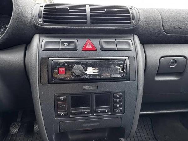Black Audi A3 1998 in Daugavpils, with an engine capacity of 1.80 L and mileage of 252 thousand km for 890 €, photo 10 on AUTOMOTO.COM.LV