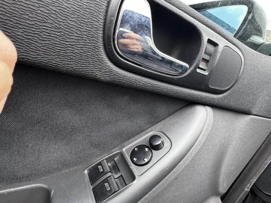Melns Audi A3 1998 Daugavpils, ar dzinēja tilpumu 1.80 L un nobraukumu 252 tūkst. km par 890 €, foto 12 vietnē AUTOMOTO.COM.LV